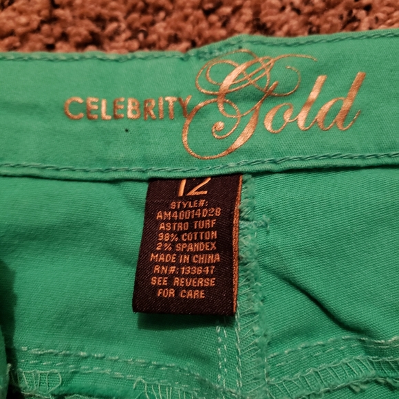 celebrity gold | Pants & Jumpsuits | Celebrity Gold Green Denim Capris ...